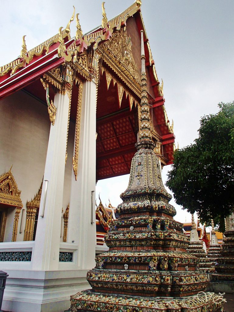 Wat Pho: Kuil Indah dengan Buddha Terbaring di Bangkok – Nonanomad.com